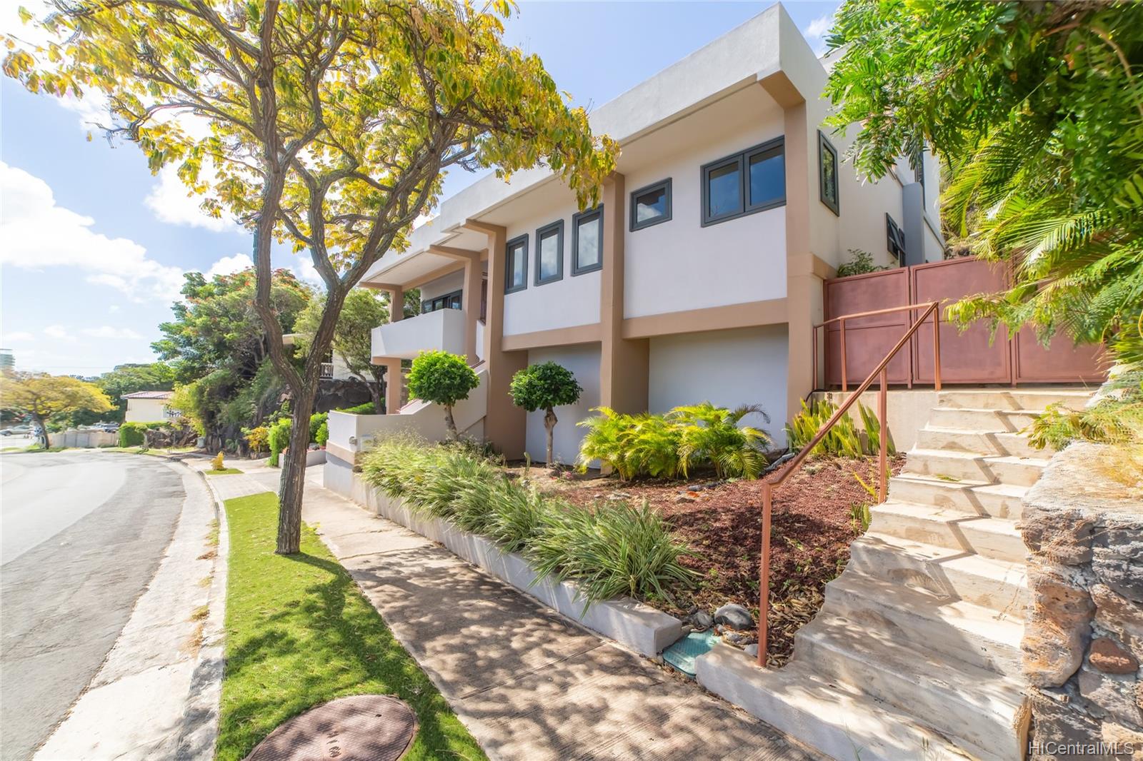 1224 Laukahi Street , Honolulu, Hi 96821 | Waialae Iki