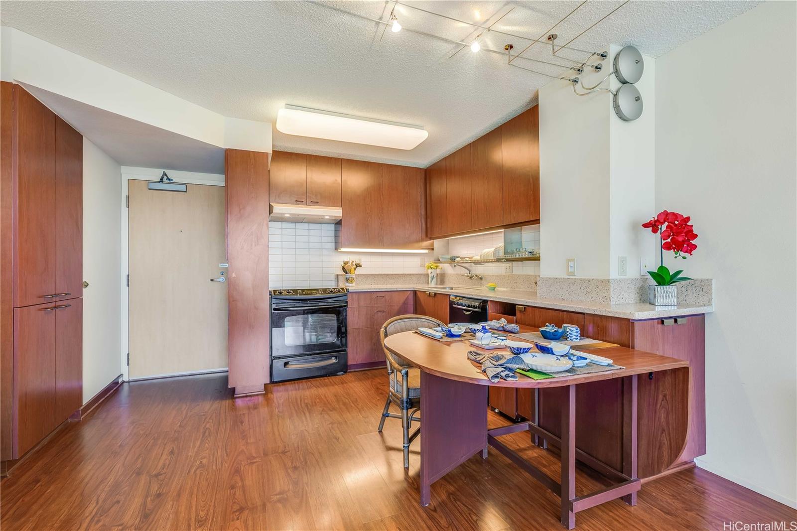 Holomua #804, 1315 Kalakaua Ave, Honolulu | Punahou