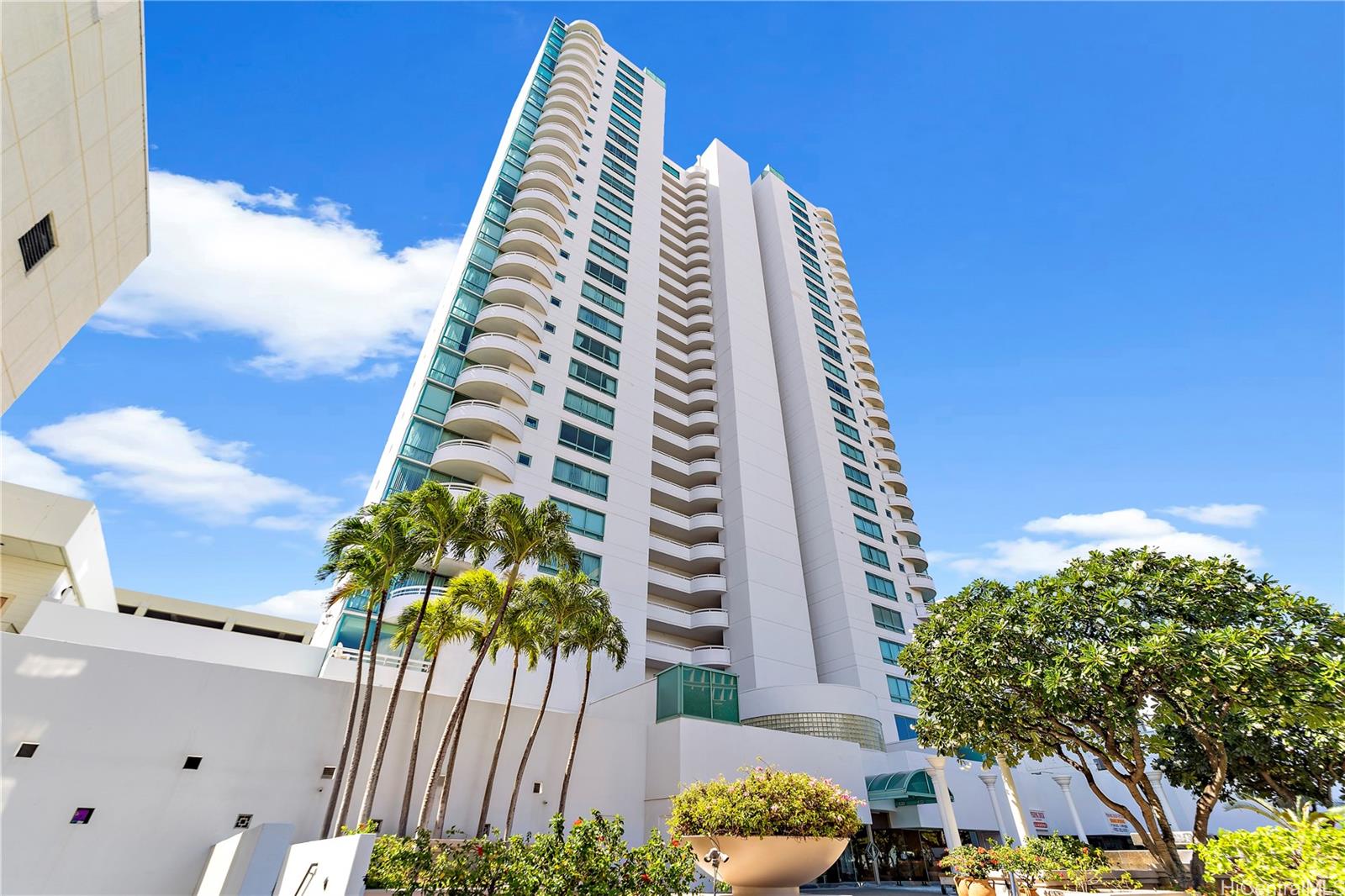 Uraku Tower Hawaii #11D, 1341 Kapiolani Blvd, Honolulu | Ala Moana