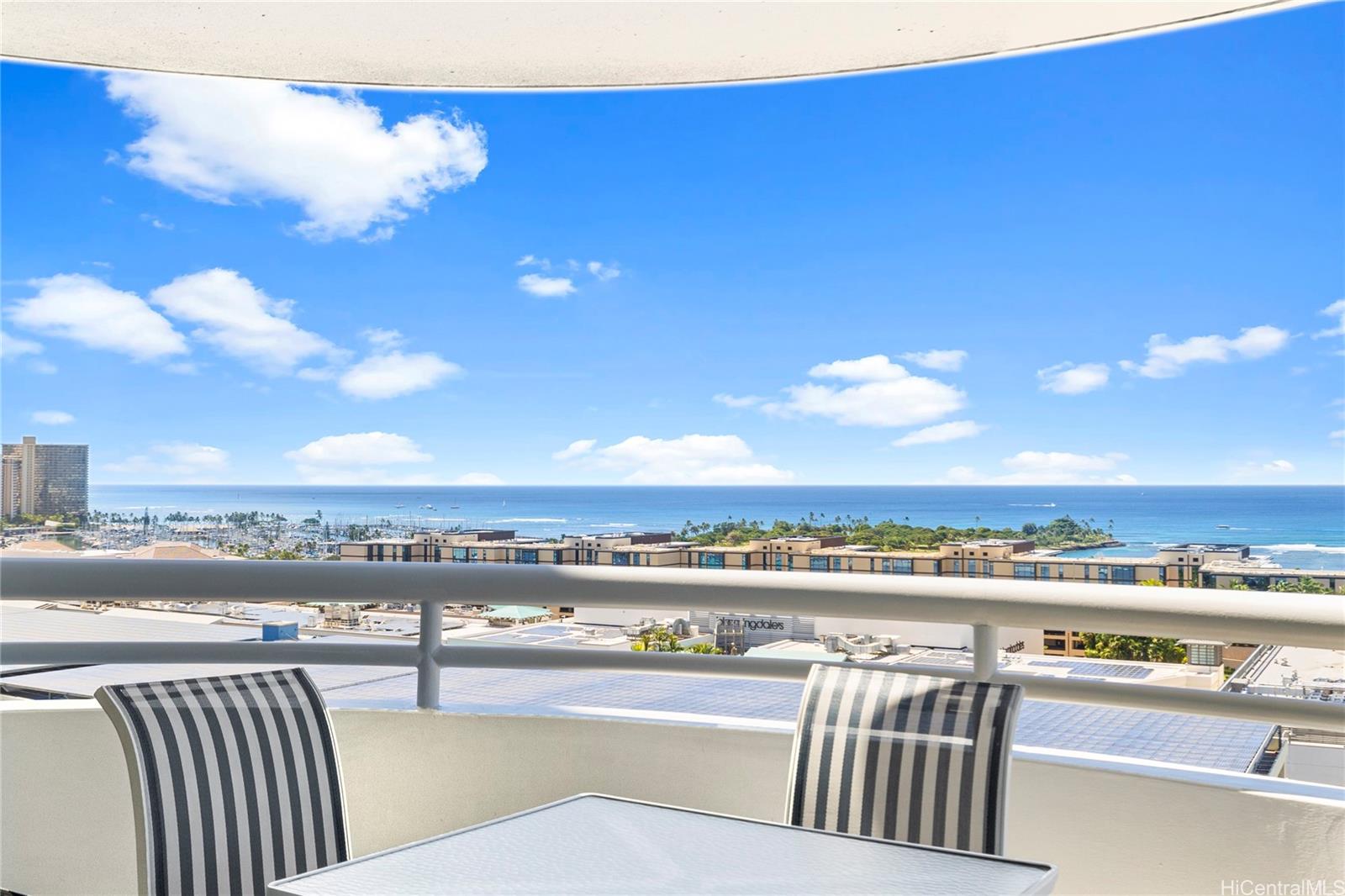 Uraku Tower Hawaii condos for sale in Ala Moana | Oahu