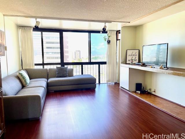 Victoria Towers #1404, 1420 Victoria Street, Honolulu | Punchbowl Area