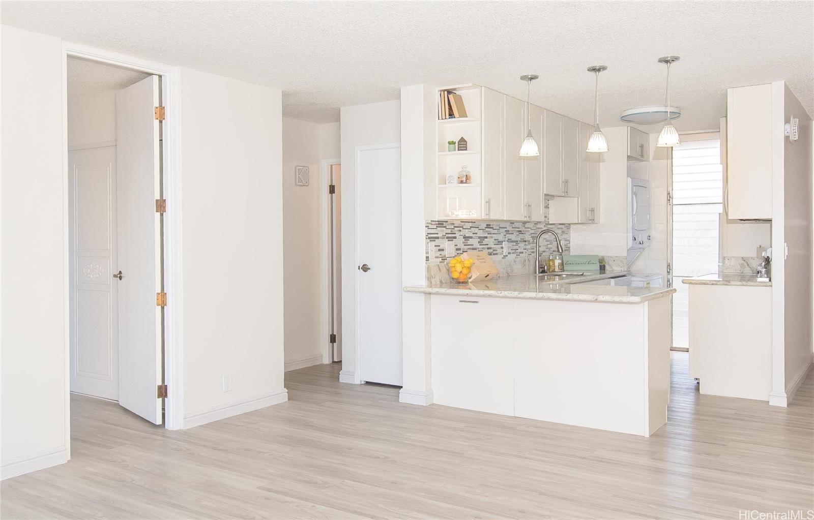 Victoria Towers #902, 1420 Victoria Street, Honolulu | Punchbowl Area