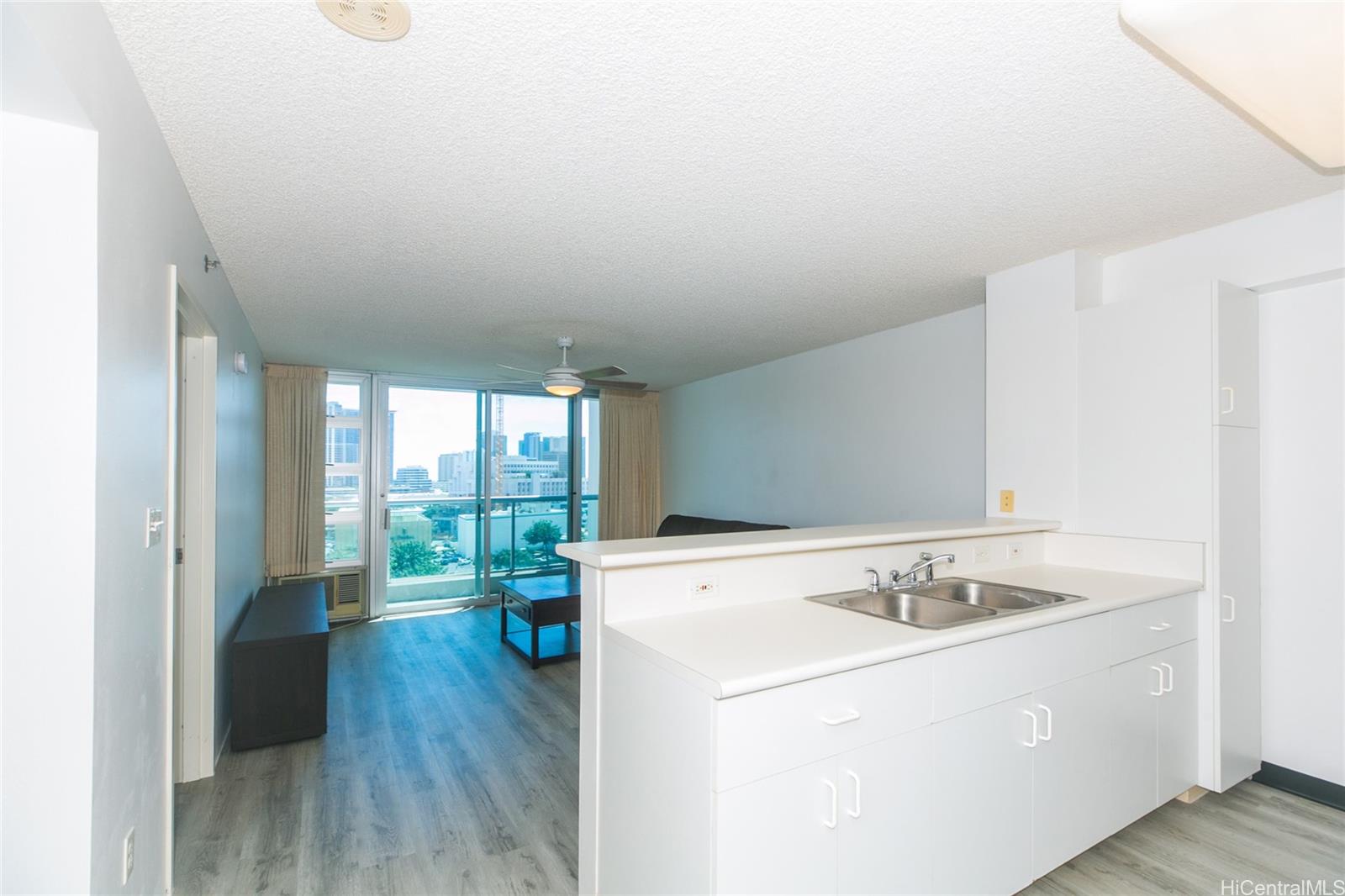 1450 Young Street 905 Honolulu - Hawaii Rental 1450 Young St