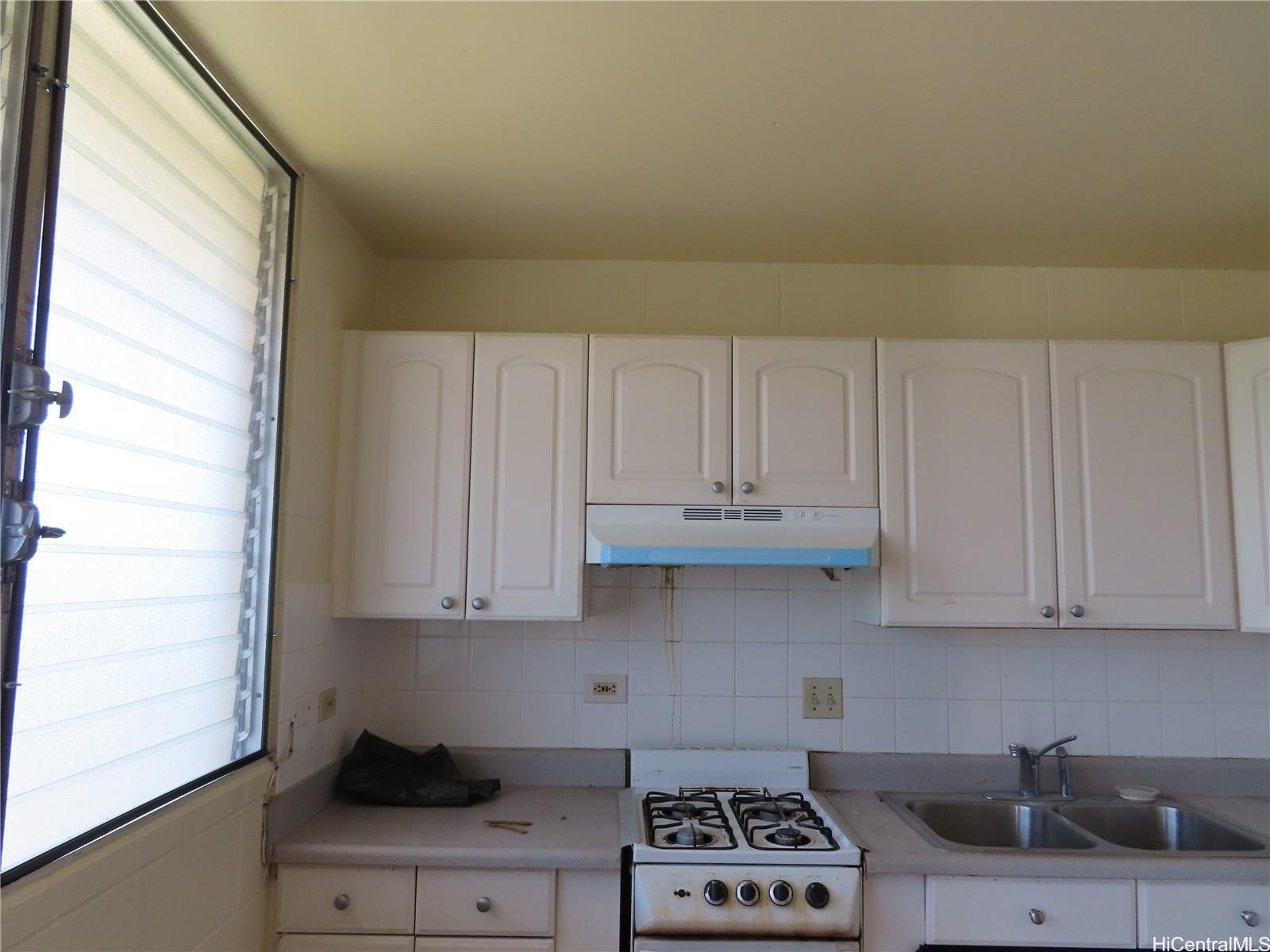 Bishop Gardens #A302, 1470 Dillingham Blvd, Honolulu | Kalihi Area