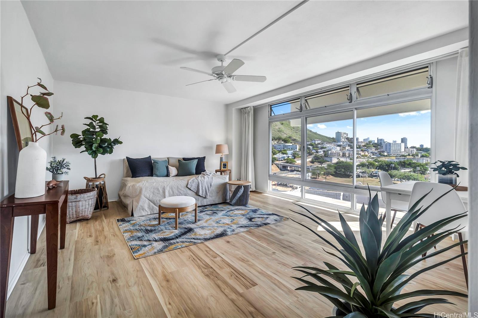 Queen Emma Gardens #1021, 1511 Nuuanu Ave, Honolulu | Downtown condo Sold