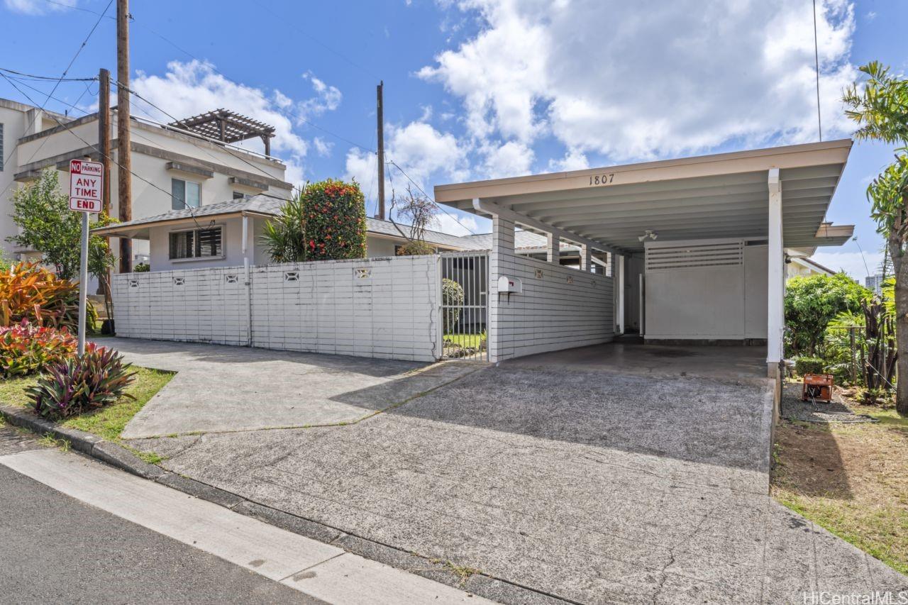 1807 Vancouver Place , Honolulu, Hi 96822 | Manoa-lower