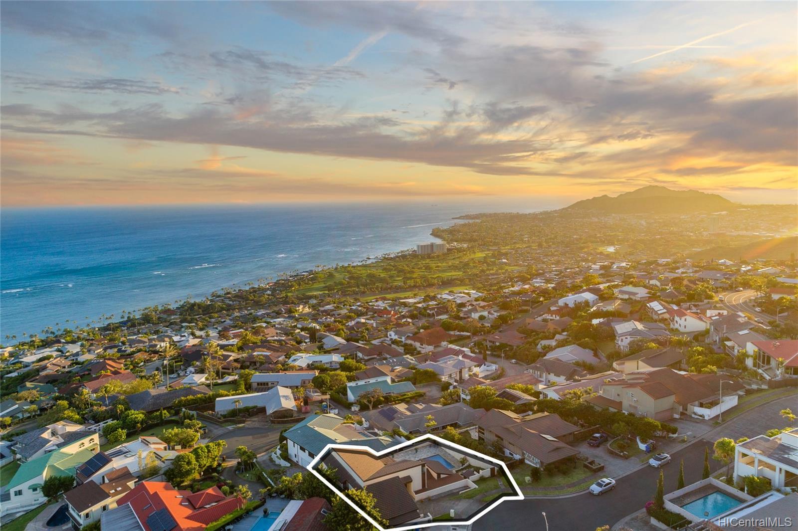 1825 Laukahi Place , Honolulu, Hi 96821 | Waialae Iki