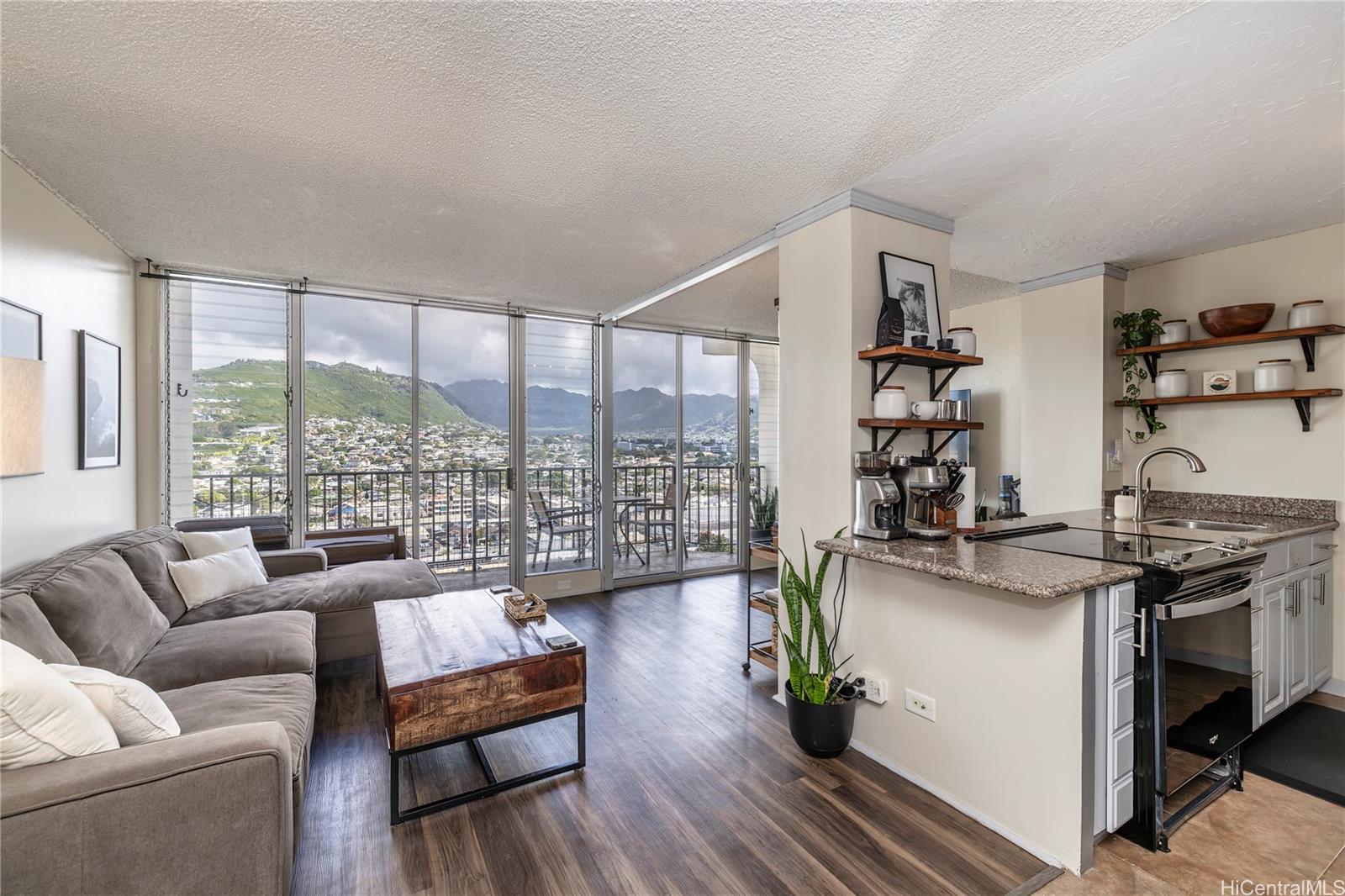 McCully Villa #1602, 2121 Algaroba Street, Honolulu | Moiliili