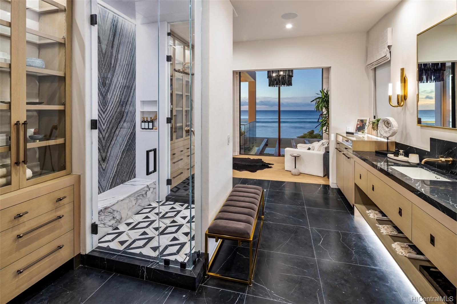 213 Kaalawai Place , Honolulu, Hi 96816 | Beachfront living! Diamond Head