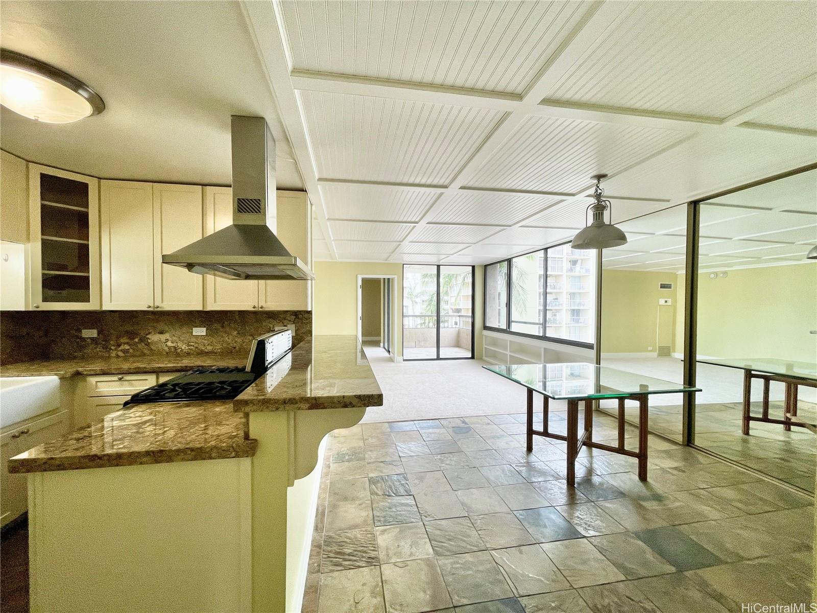 Aloha Towers condos for sale in Waikiki | Oahu
