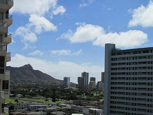 Kings Gate condo MLS 1300391, Moiliili Honolulu - Sold