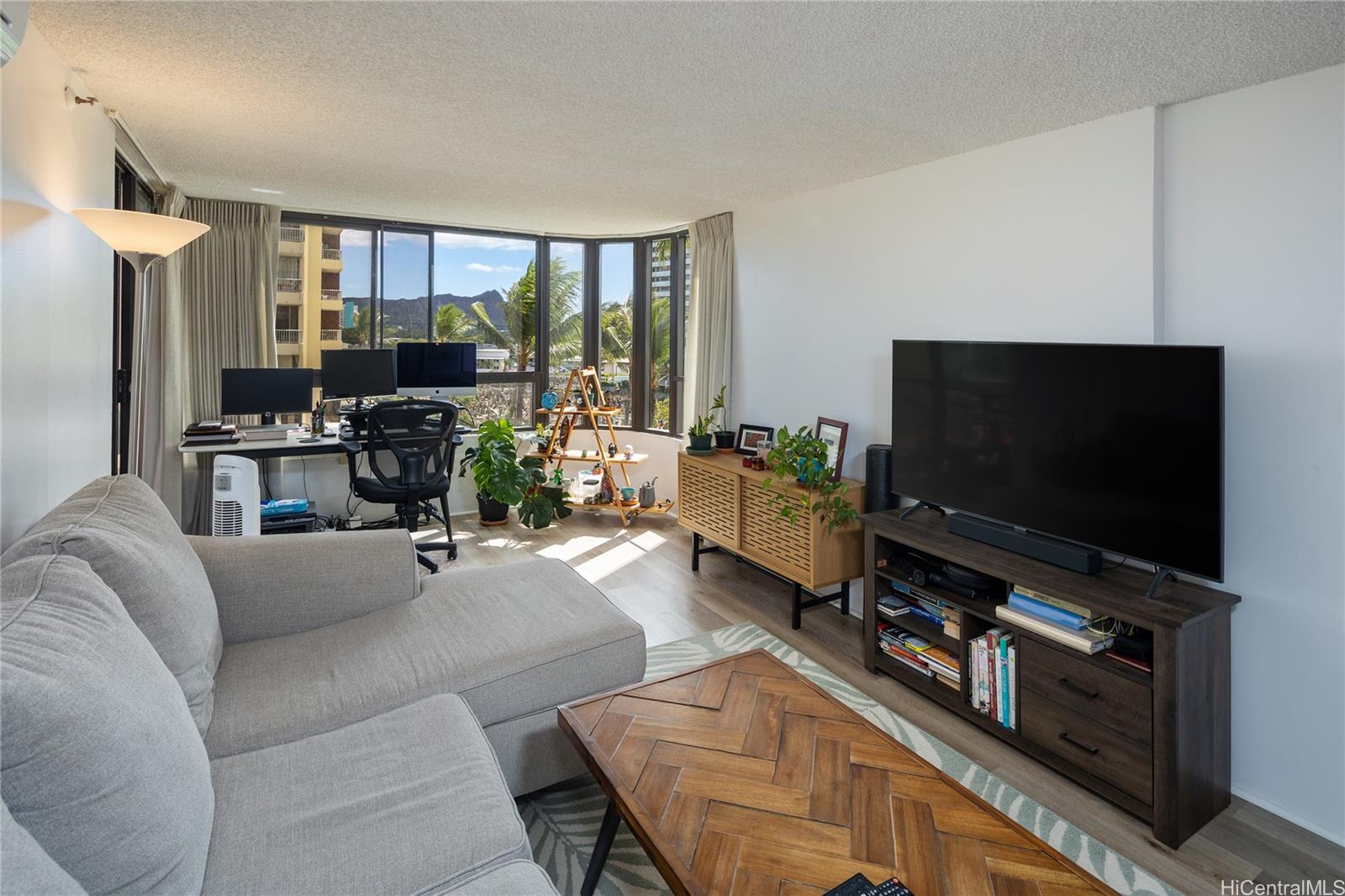 Kings Gate #705, 2724 Kahoaloha Lane, Honolulu | Moiliili