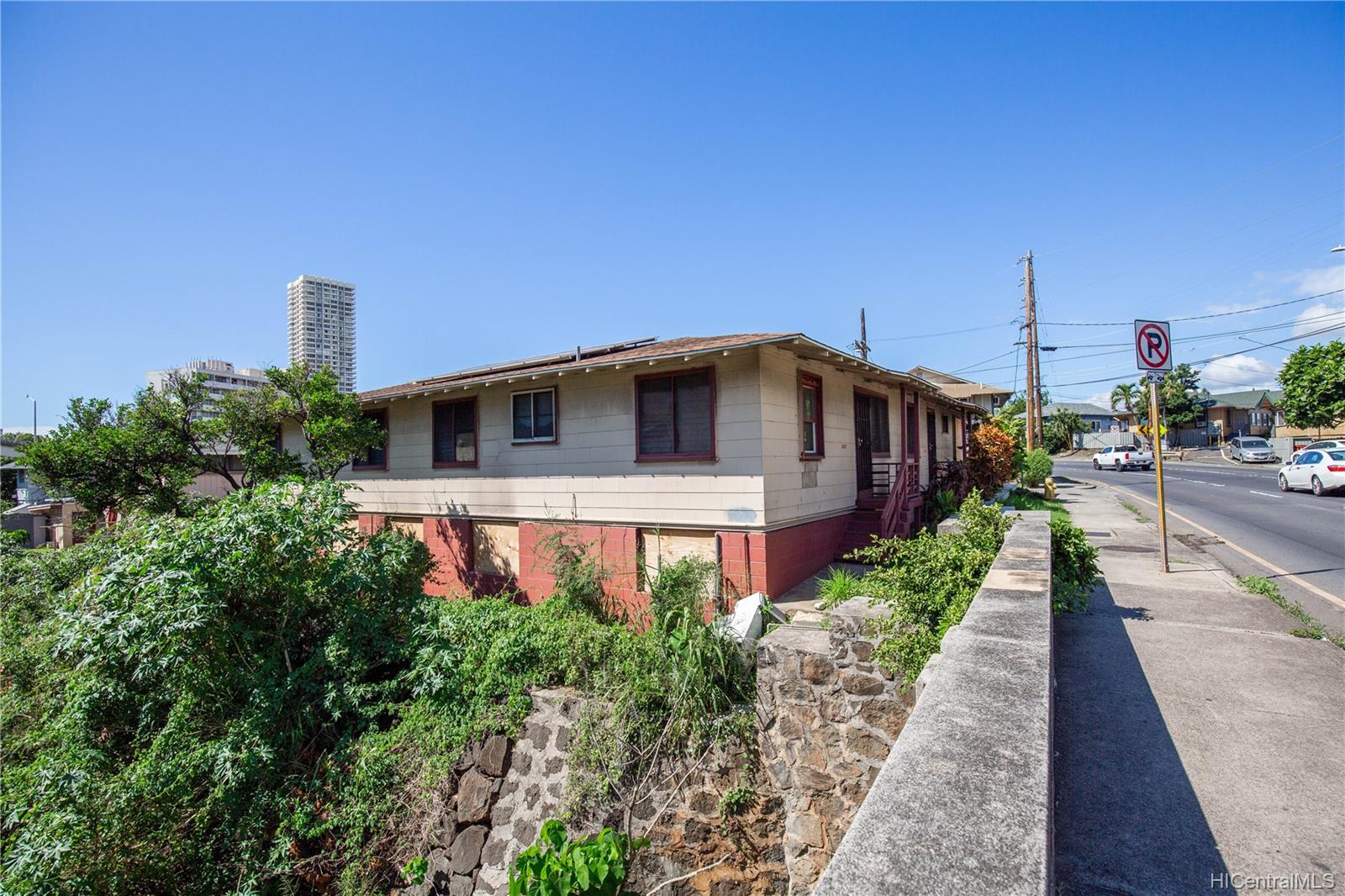 2827 Waialae Ave Moiliili, Honolulu, Hi - Multi Family home Sold: