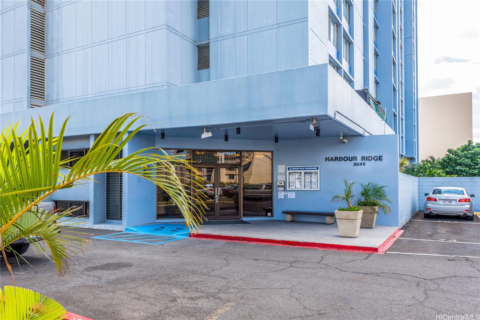HARBOUR RIDGE #1312, 3045 Ala Napuaa Place, Honolulu | Salt Lake condo Sold