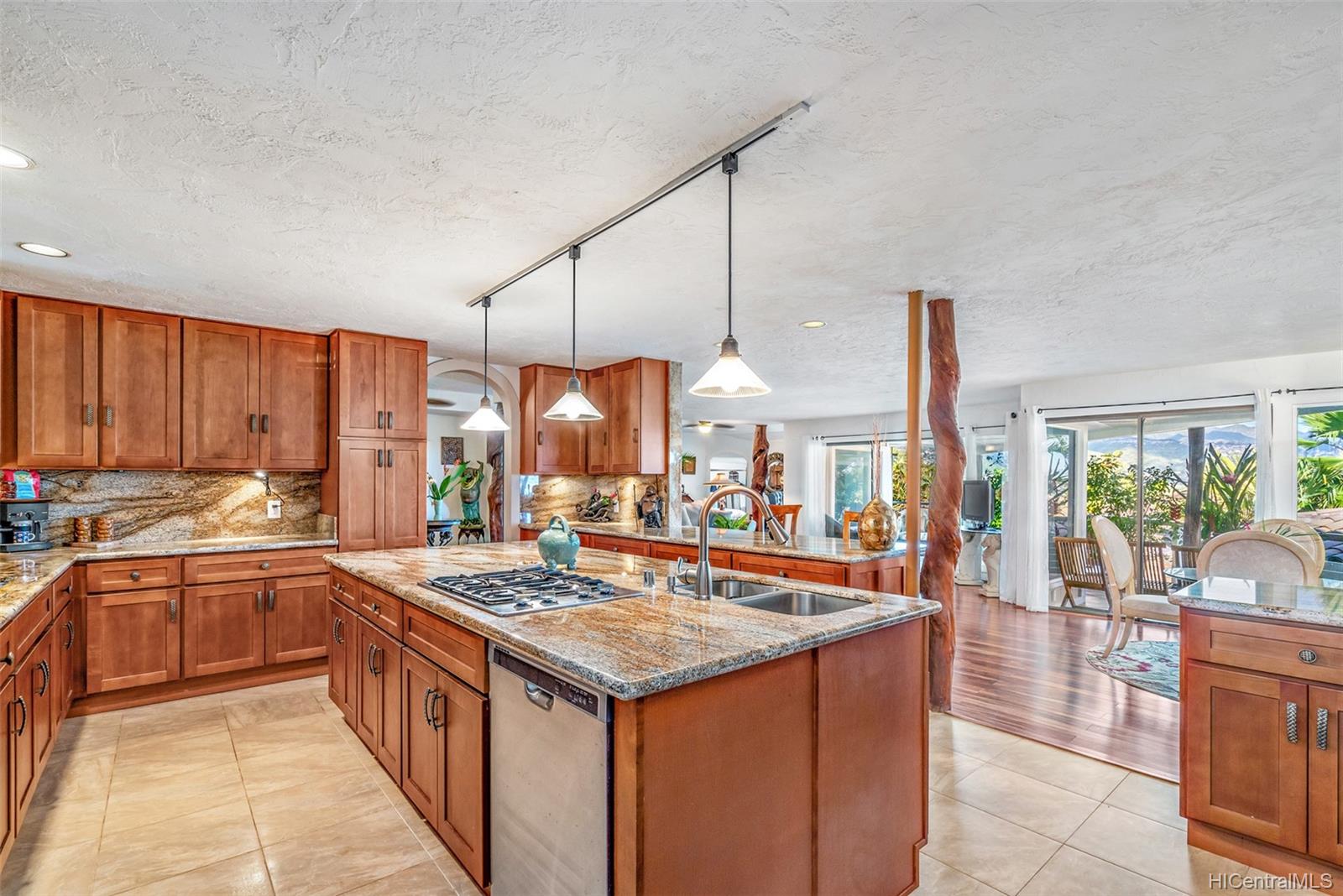 4062 Black Point Road , Honolulu, Hi 96816 | Kahala-black Point