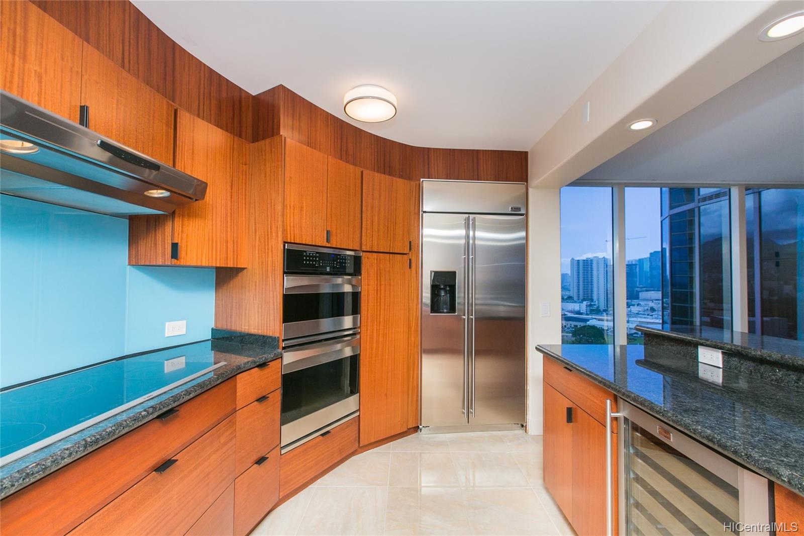 One Waterfront Tower #1704, 425 South Street, Honolulu | Kakaako