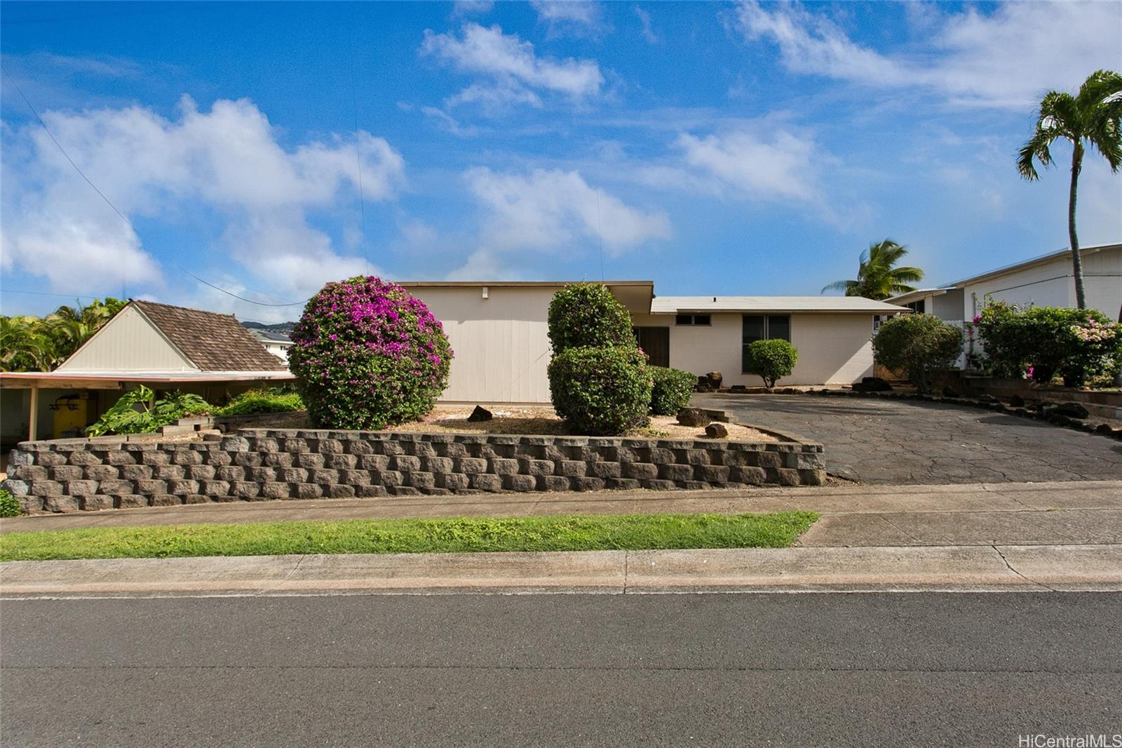 4390 Halupa Street , Honolulu, Hi 96818 | Foster Village