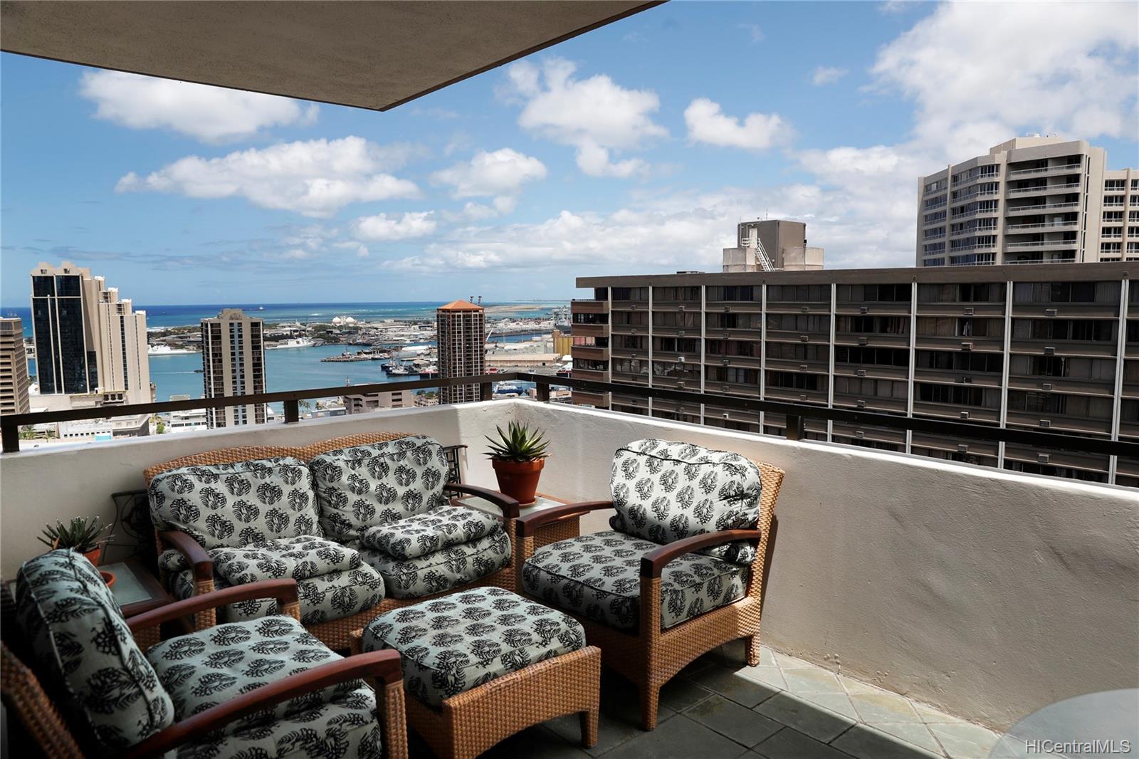 Kukui Plaza #D3201, 55 Kukui Street, Honolulu | Downtown