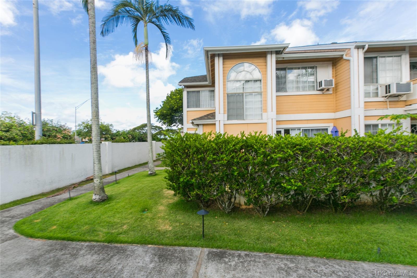 572 Mananai Place # 20A, 572 Mananai Place, Honolulu | Halawa townhouse