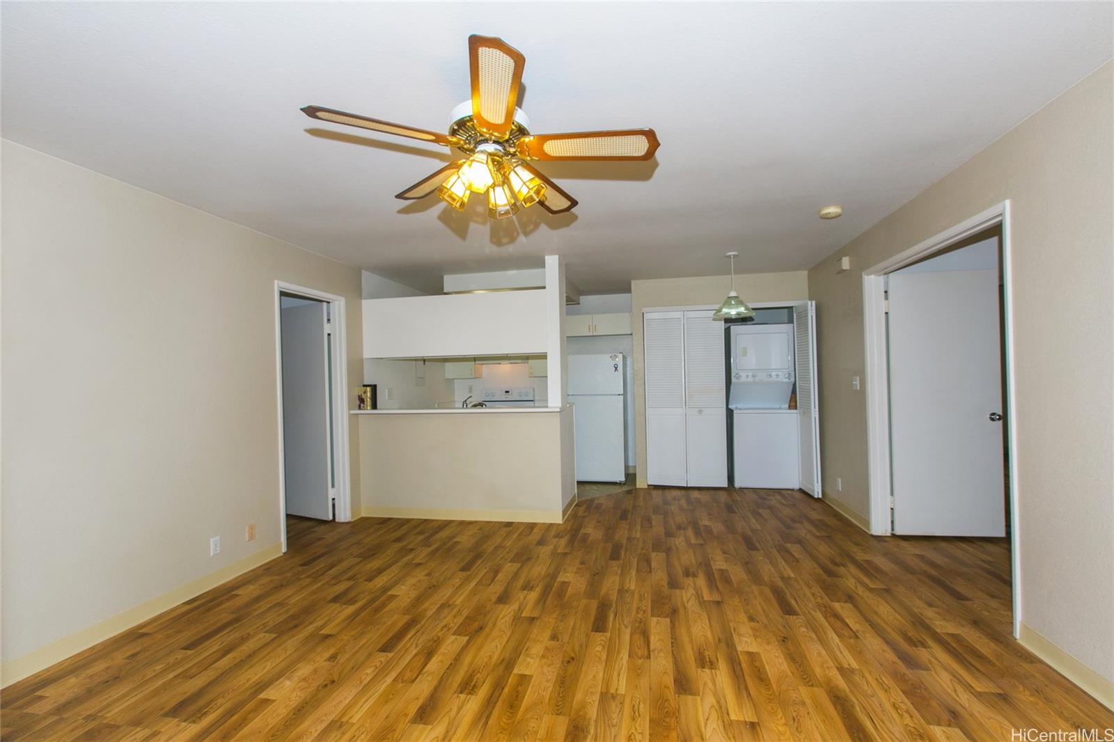 Crosspointe #D, 645 Mananai Place, Honolulu | Halawa