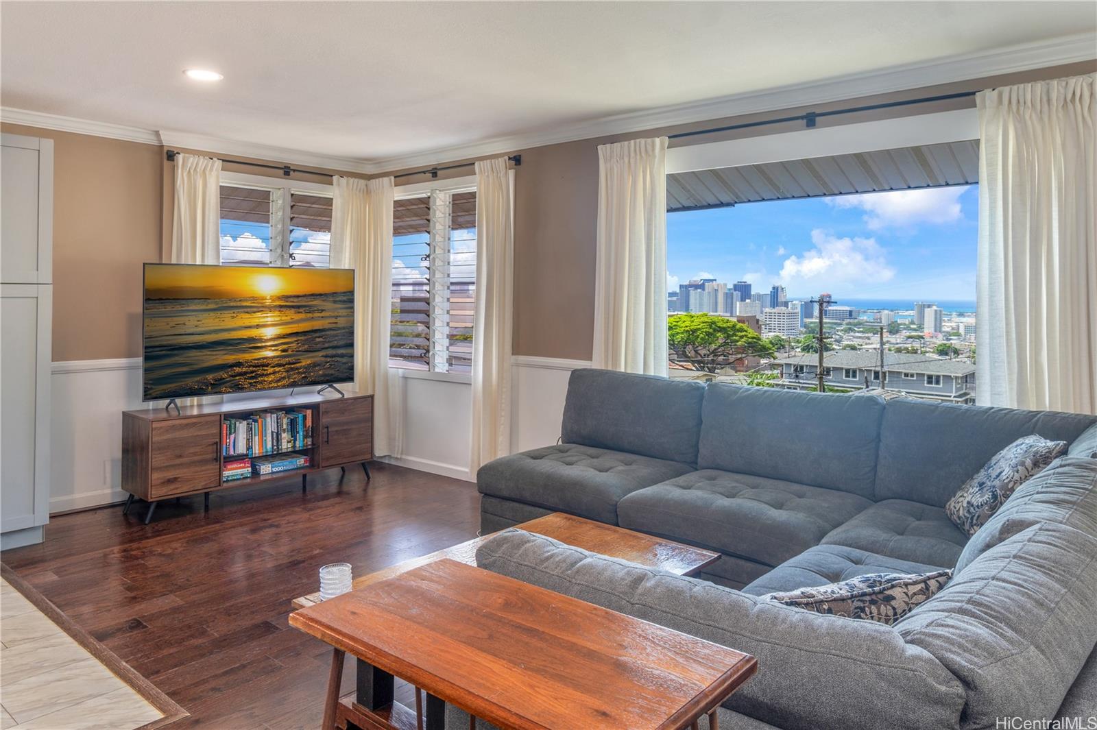 805 Alewa Drive , Honolulu, Hi 96817 | Puunui