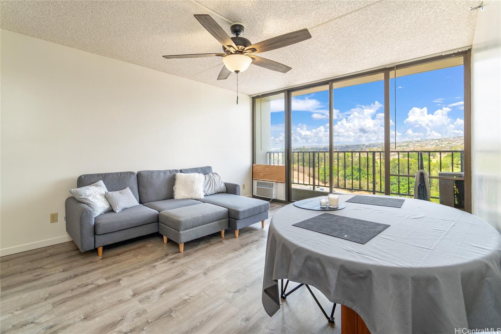 Pearl Regency #1811, 98-402 Koauka Loop, Aiea | Pearlridge