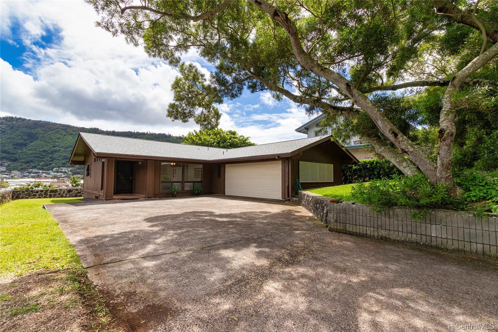 202107015 Manoa Area, Honolulu ,Hi 96822 - home Sold